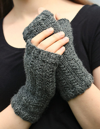 Ravelry: Grass Stitch Mitts pattern by Lisa Seifert