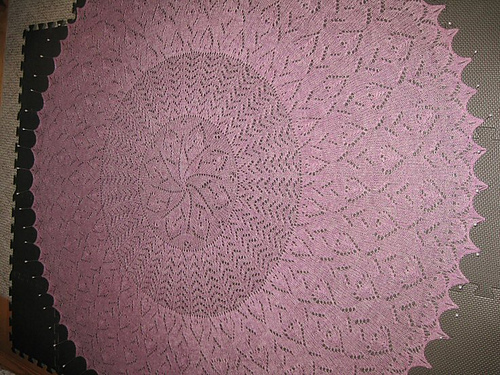 Ravelry: Bleeding Hearts Shawl pattern by Dianna Stevens