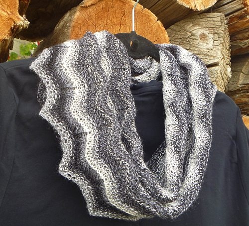 Ravelry: Crazy Magic (classic cowl) pattern by Susan Ashcroft