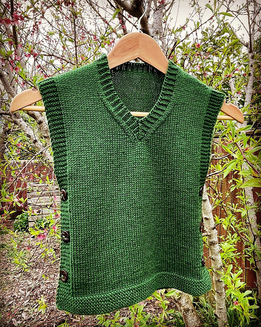 Ravelry: Super Simple Tunic pattern by Aethalia O'Connor