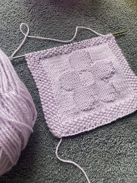 Ravelry: Daisy Flower Bonding Square pattern by Angela Louise Wood