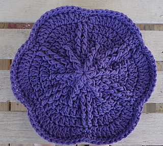 Ravelry: Kitchen Flower Hot Pad pattern by Aurora Suominen