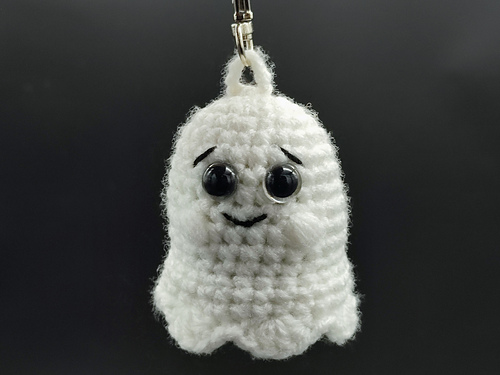 Ravelry: Mini Ghost Halloween pattern by DreamWeave Creations