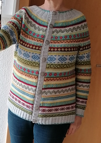 Ravelry: 196-6 Winter Carnival Pullover pattern by DROPS design