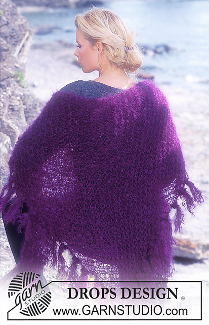 Ravelry: 75-19 b - All the Luck Shawl pattern by DROPS design