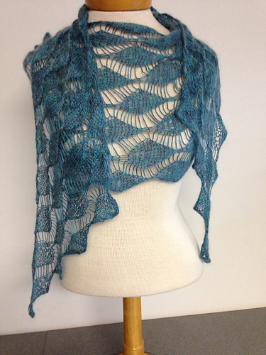 Ravelry: Dangling Leaves Shawl pattern by Iris Schreier