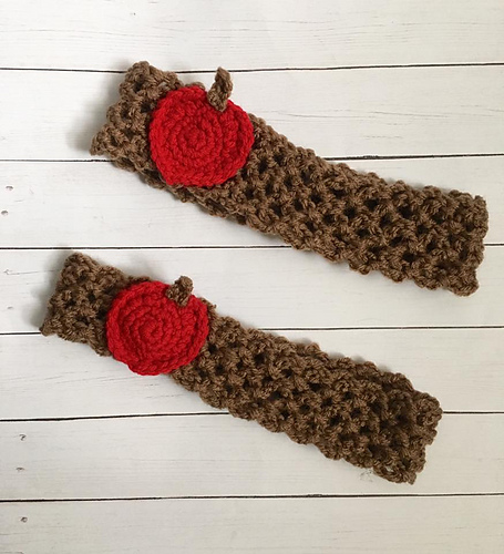 Ravelry: Apple Applique pattern by Janet Carrillo