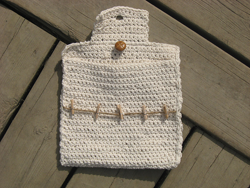 Ravelry: Easy Breezy Clothespin Bag pattern by Sarah Silano