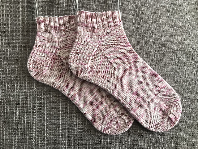 Ravelry: No Fear Shorty Socks pattern by Denise DeSantis