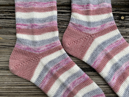 Ravelry: Soxploration Shadow Wrap Heel pattern by Denise DeSantis