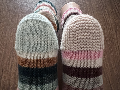 Ravelry: Alacrity Socks pattern by Denise DeSantis