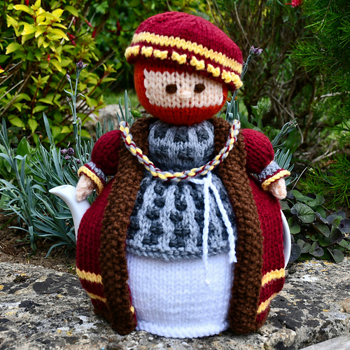 Ravelry: King Henry VIII Teapot Cosy - 4 Cup pattern by Joanna Marshall