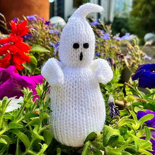 Ravelry: Halloween Ghost Toy pattern by Joanna Marshall
