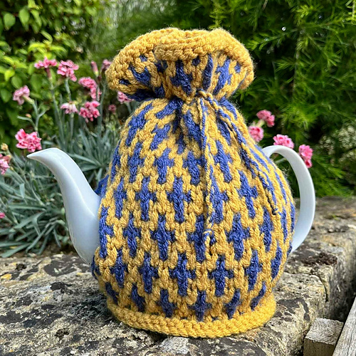 Ravelry: Medieval Cross Teapot Cosy - 4 Cup pattern by Joanna Marshall