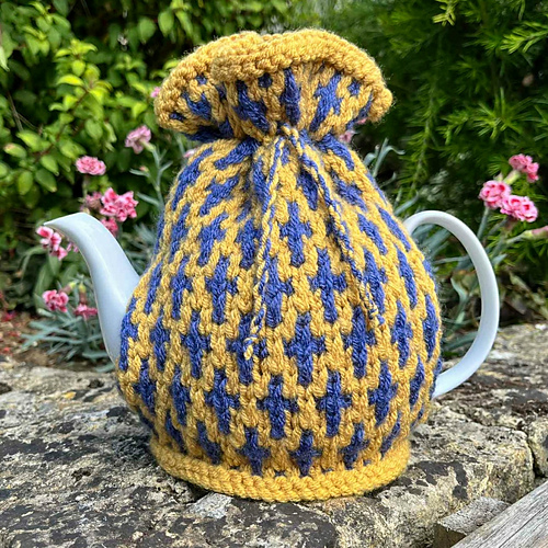 Ravelry: Medieval Cross Teapot Cosy - 4 Cup pattern by Joanna Marshall