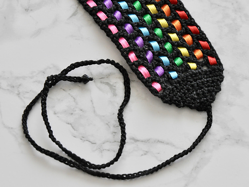 Ravelry: Woven Ribbon Choker pattern by Penolopy Bulnick