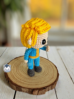Ravelry: Vault Boy Fallout pattern by El pony tejedor