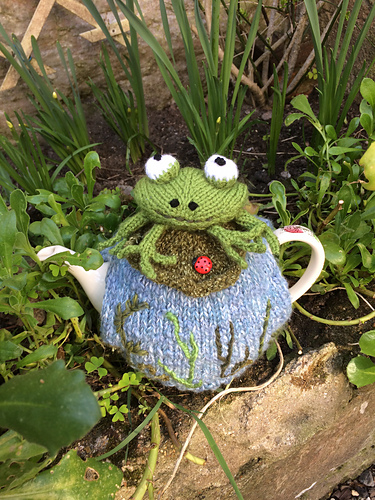 Ravelry: Frog on a Lily Pad Tea Cosy pattern by Lindsay Mudd