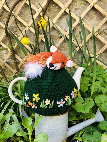 Ravelry: Fox tea cosy pattern by Alison Davis