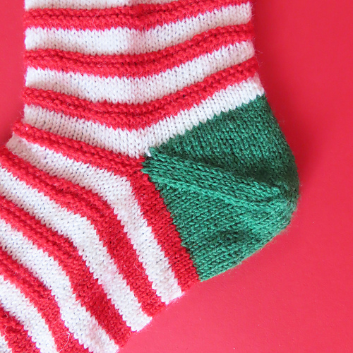 Ravelry: Elf Socks pattern by Elizabeth Penney