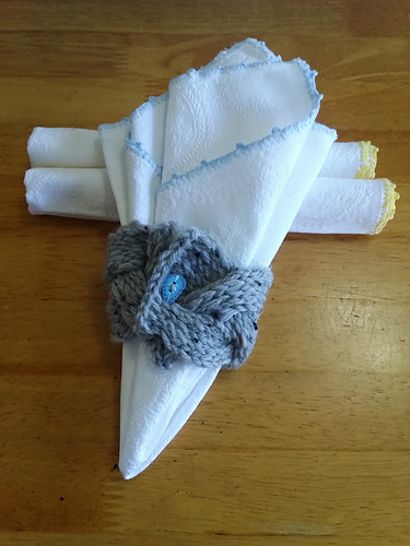 Ravelry: Cabled Napkin Ring pattern by Ella O'Neill