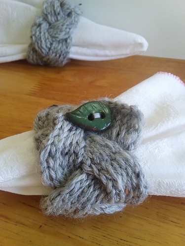 Ravelry: Cabled Napkin Ring pattern by Ella O'Neill