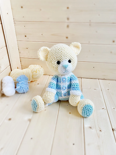 Ravelry: Crochet Bear pattern by Lisa Paddock