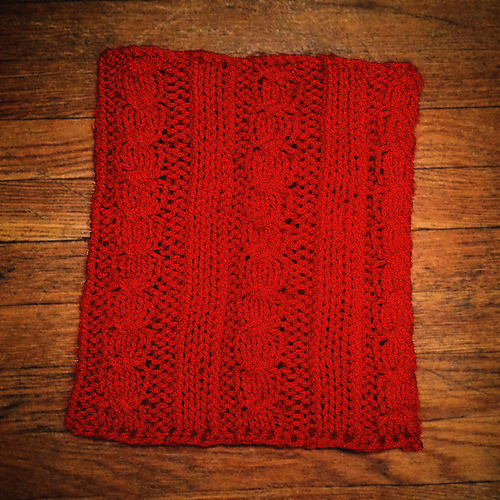 Ravelry: Quickly Crossed Cable-Rib Cowl pattern by Lisa Ortale