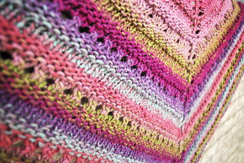 Ravelry: Cadence Shawlette pattern by Emily Straw