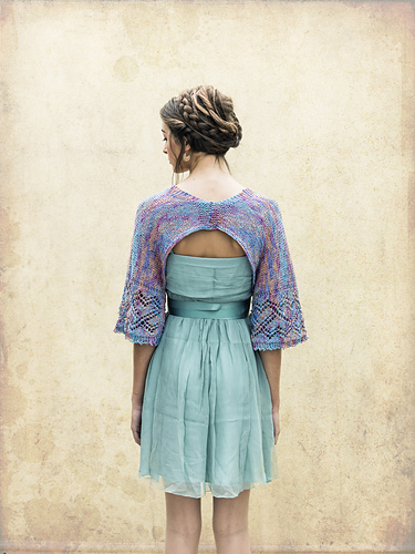 Ravelry: Sommerfugl B pattern by Louisa Harding