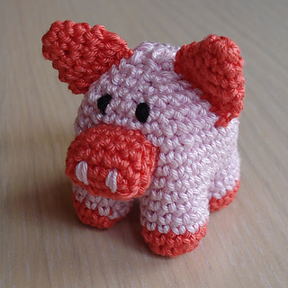 Ravelry: Poppy, the Pig pattern by Emyh Tana