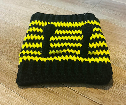 Ravelry: Bee Dog Snood Cowl pattern by Sarah Petersen