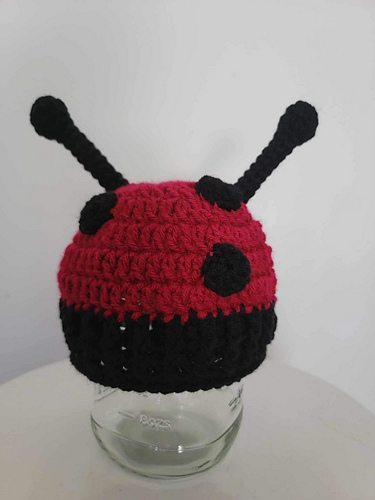 Ravelry: Ladybug Hat pattern by Sarah Petersen