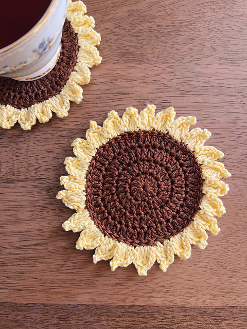 Ravelry: Sunflower Coaster pattern by Amber Faull-Cryan