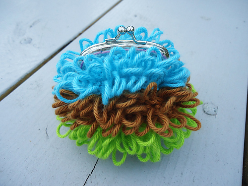 Ravelry: Small Kiss Clasp Coin Purse pattern by AD Whited Designs