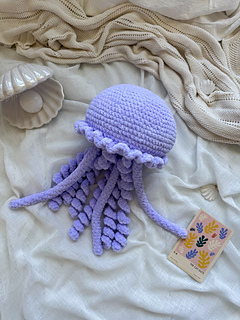 Ravelry: Jellyfish pillow pattern by Mariana Cambur