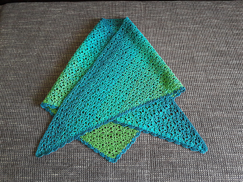 Ravelry: Ruby Red Shawl pattern by Elisabeth Davis de Herraiz