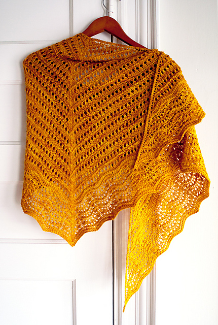 Ravelry: Florin Triangle pattern by Leila Raven