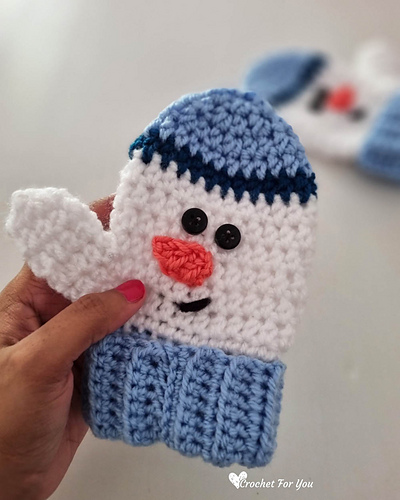 Ravelry: Snowman Mittens pattern by Erangi Udeshika