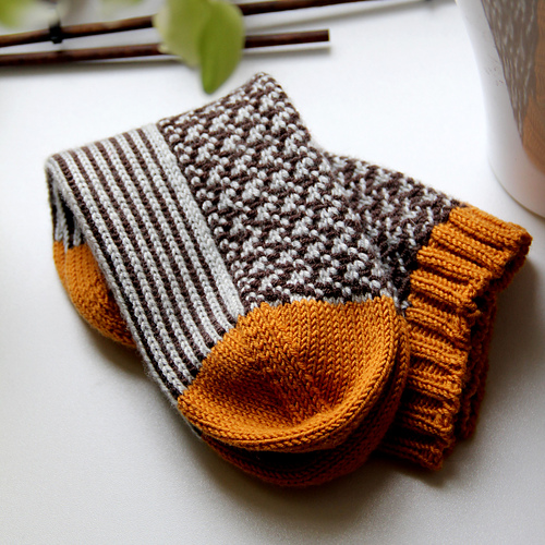 Ravelry: Floating Socks pattern by Erendis of Numenor