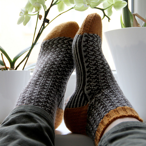Ravelry: Floating Socks pattern by Erendis of Numenor