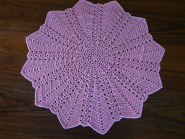 Ravelry: ErikaRS's Lacy Round Ripple Blanket