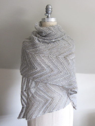 Ravelry: Chevron Cloud pattern by Espace Tricot