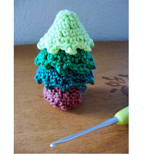 Ravelry: Small Crochet Christmas Tree pattern by Carmen Rosemann