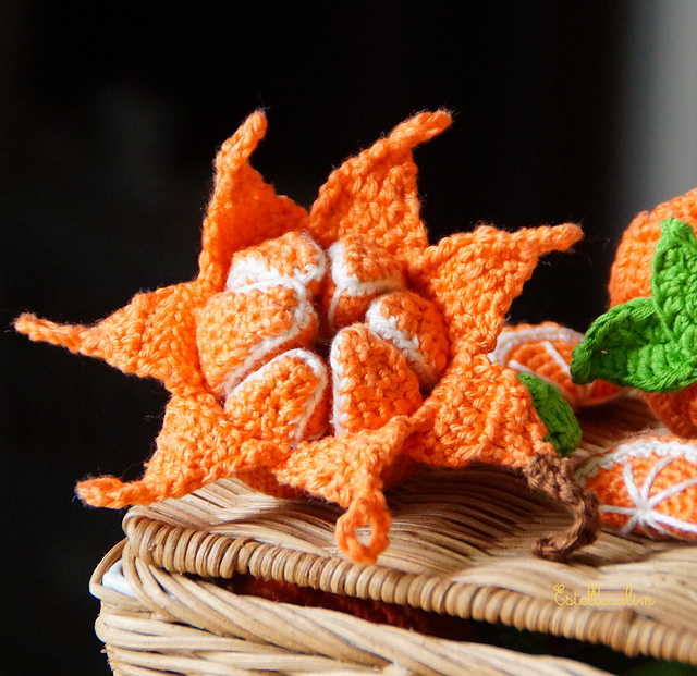 Ravelry: Clémentine épluchable pattern by Estelle Calim