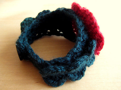Ravelry: Beaded Poppy Bracelet pattern by Esther Chandler