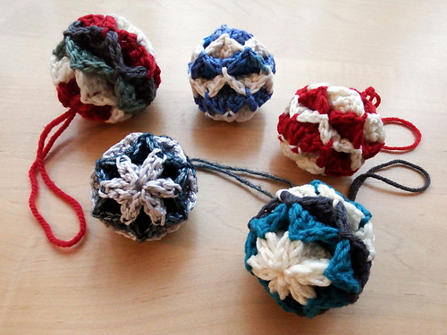 Ravelry: Simple Origami Baubles pattern by Esther Chandler