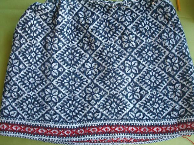 Ravelry: EvaL8's Kihnu troi