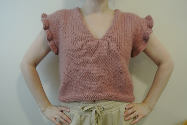 Ravelry: Everbloom Slipover pattern by Tess Rafferty