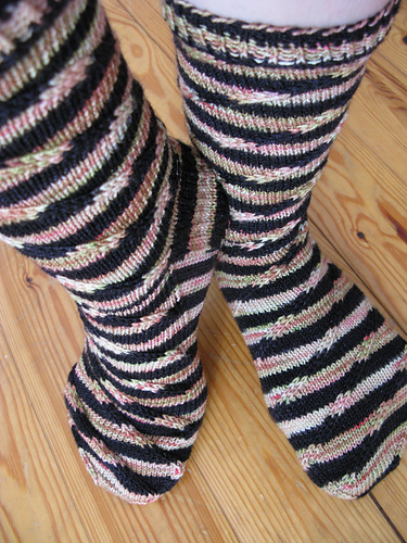 Ravelry: Down the Rabbit-Hole pattern by Purrlescent